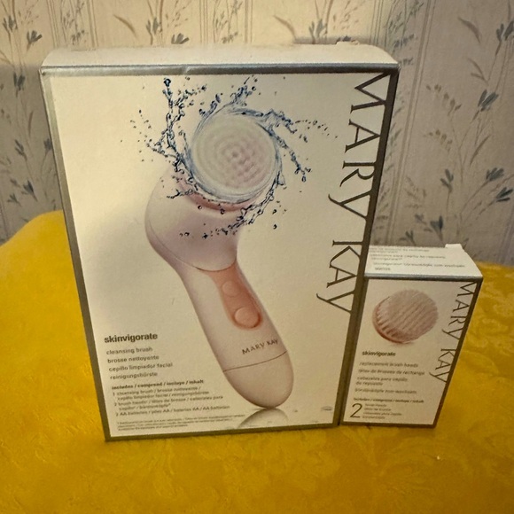 Mary Kay | Skincare | Mary Kay Skinvigorate Cleansing Brush Set | Poshmark